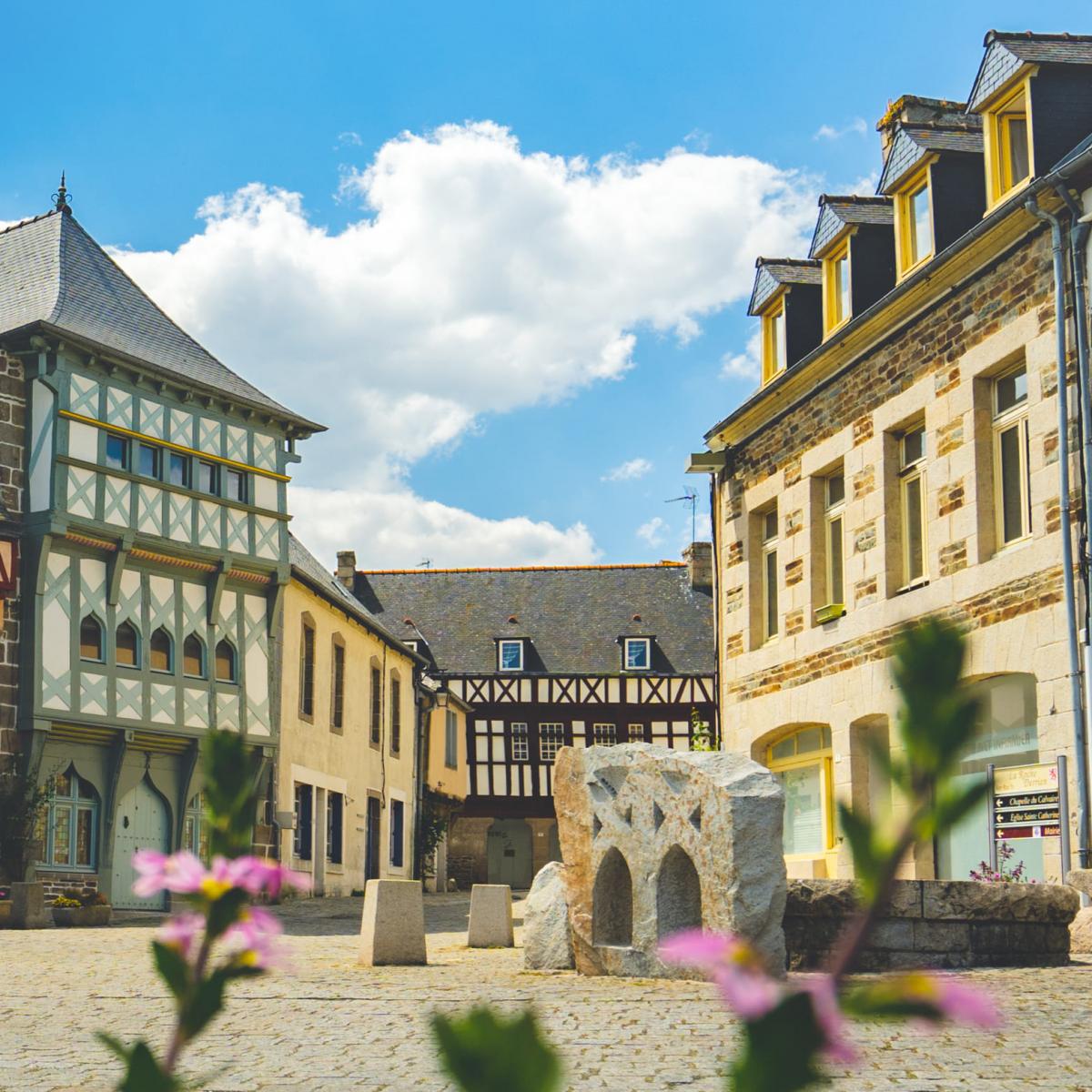 La Roche-Derrien | Office de Tourisme de la Côte de Granit Rose