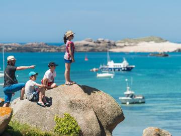Nos brochures et cartes | Office de Tourisme de la Côte de Granit Rose