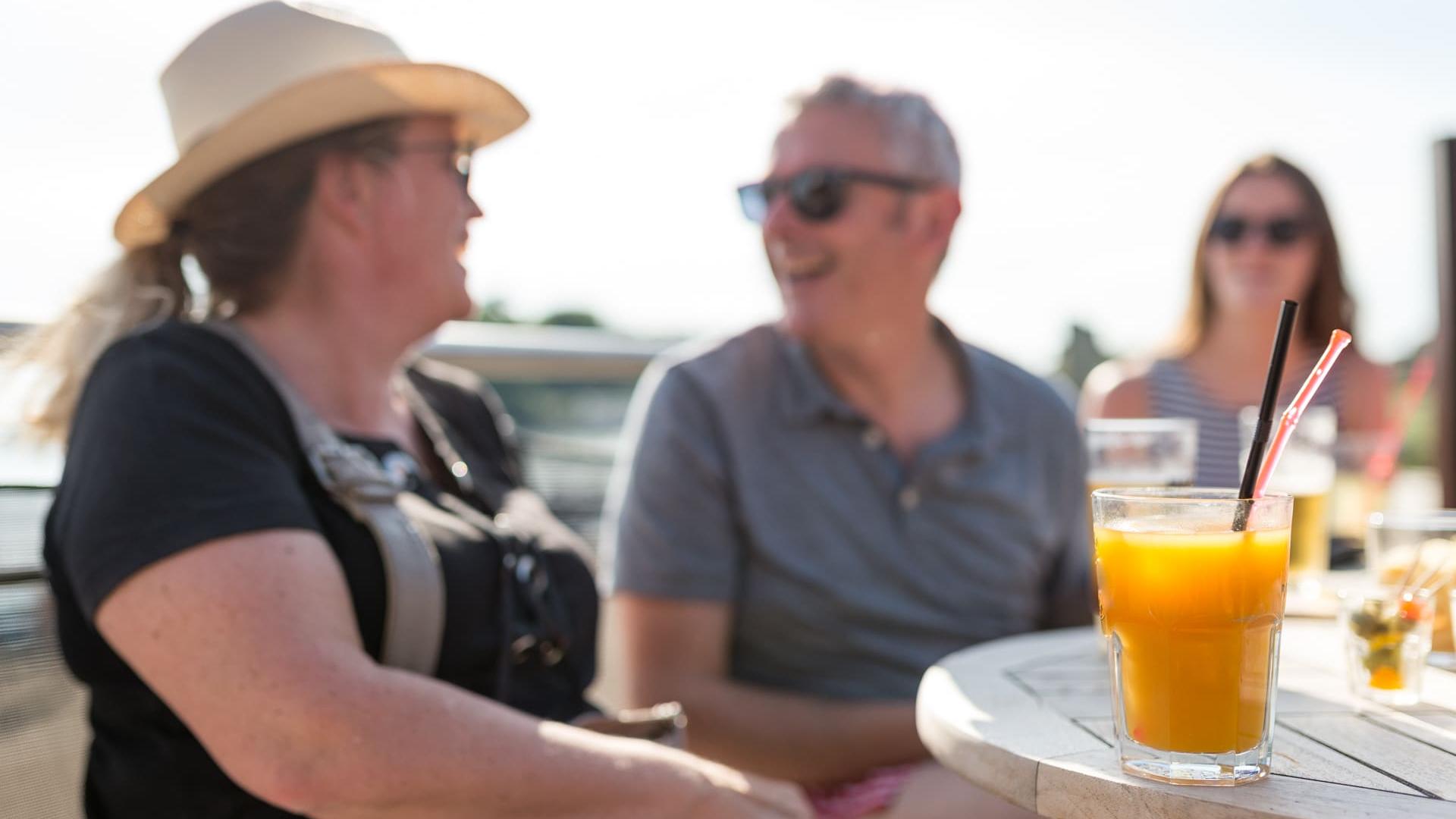 Bretonisch sprechen im Bistro | Office de Tourisme de la Côte de Granit ...