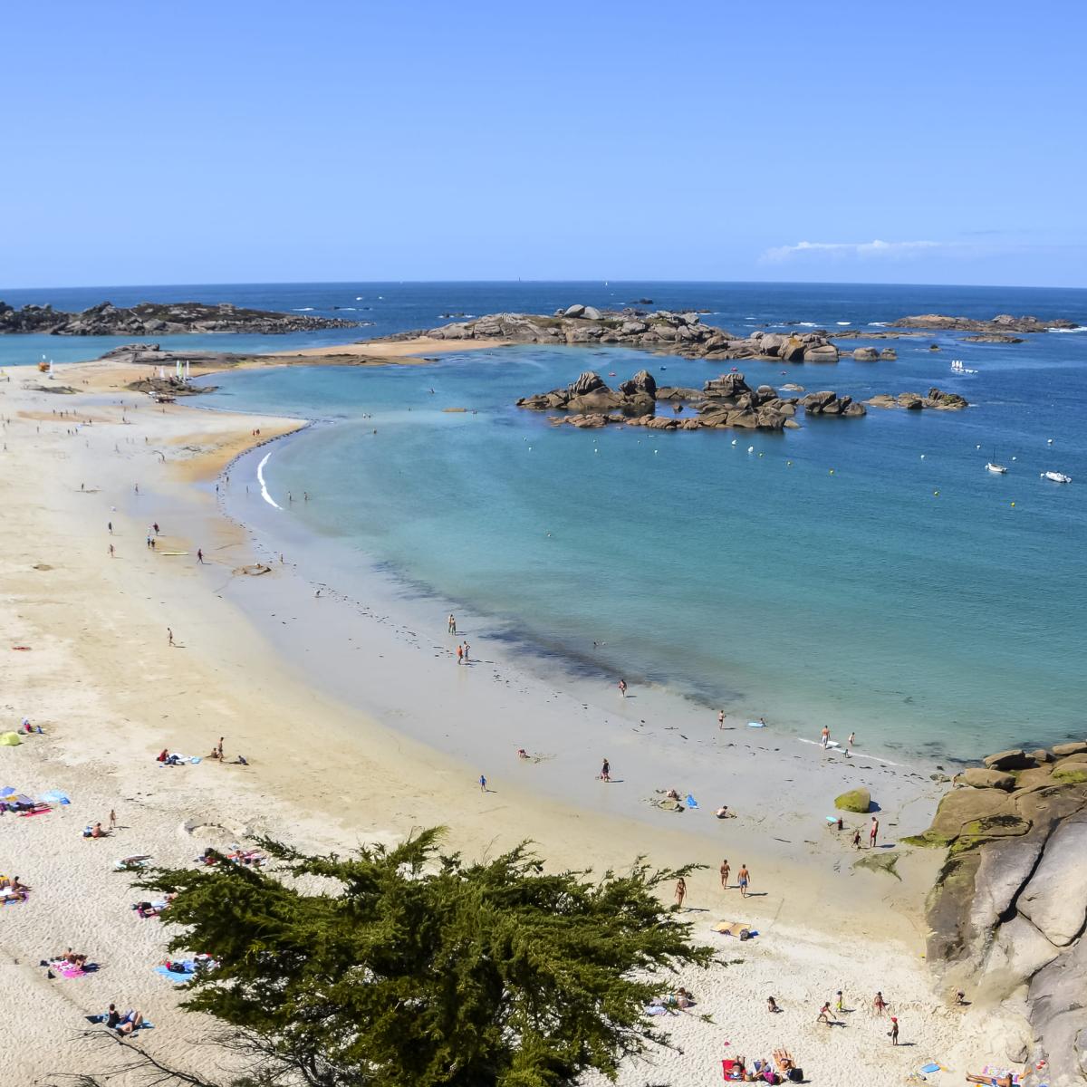 4-day itinerant trekking loop on the Pink Granite Coast and the Customs Trail in Brittany Pink ...