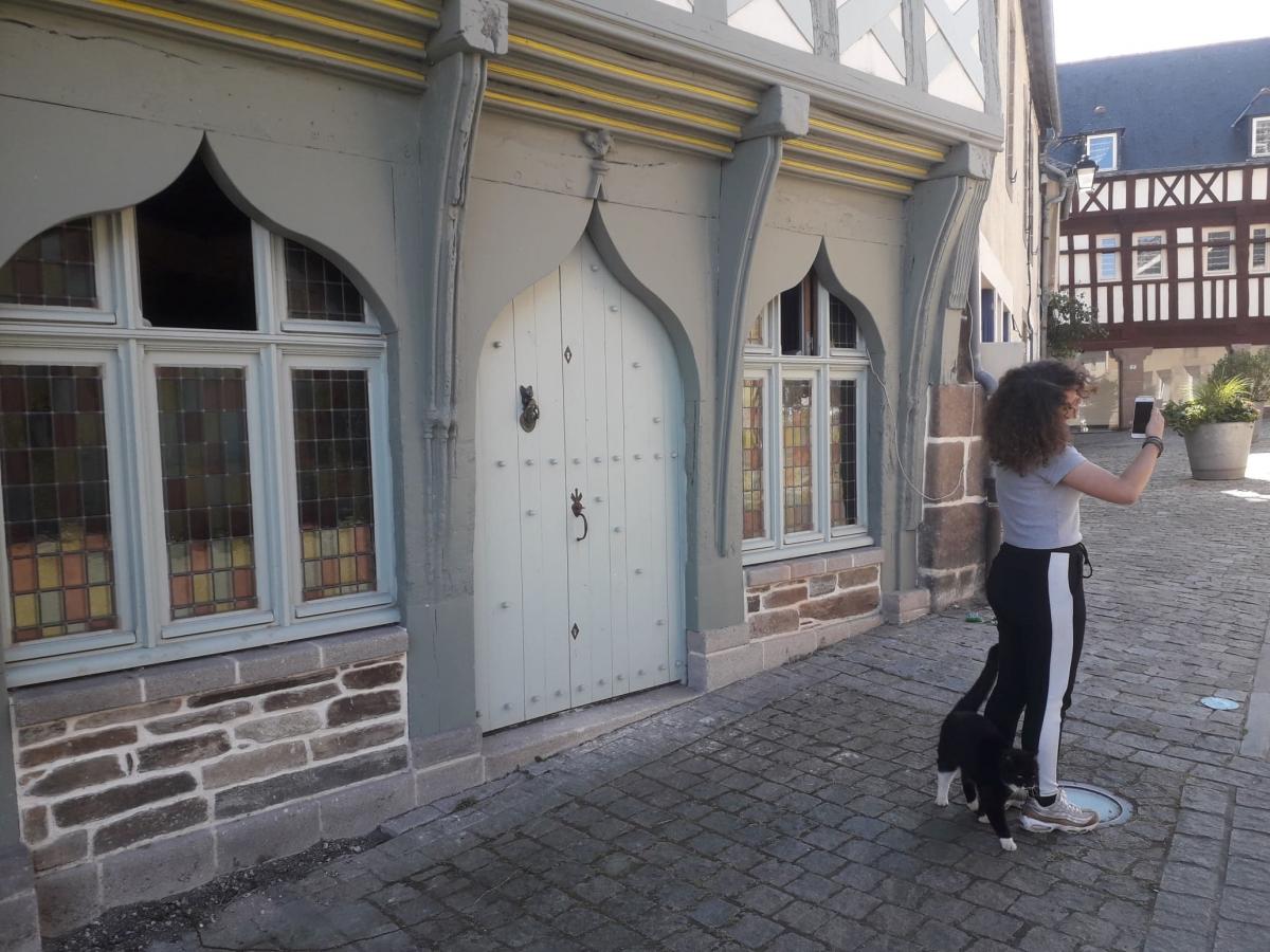 La Roche-Derrien au Moyen-Age | Office de Tourisme de la Côte de Granit ...