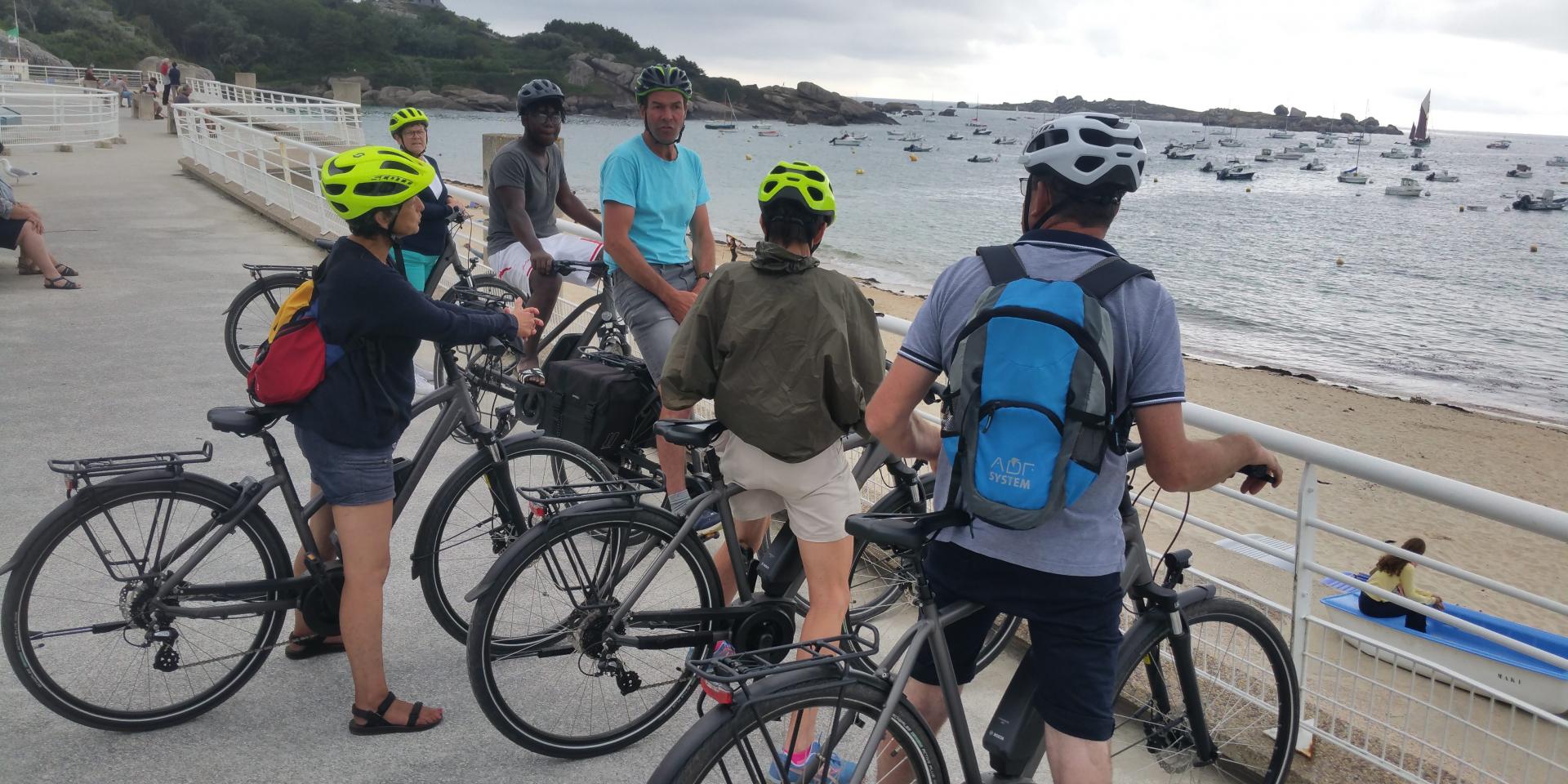 Découverte commentée de la côte de granit rose en vélo électrique ...