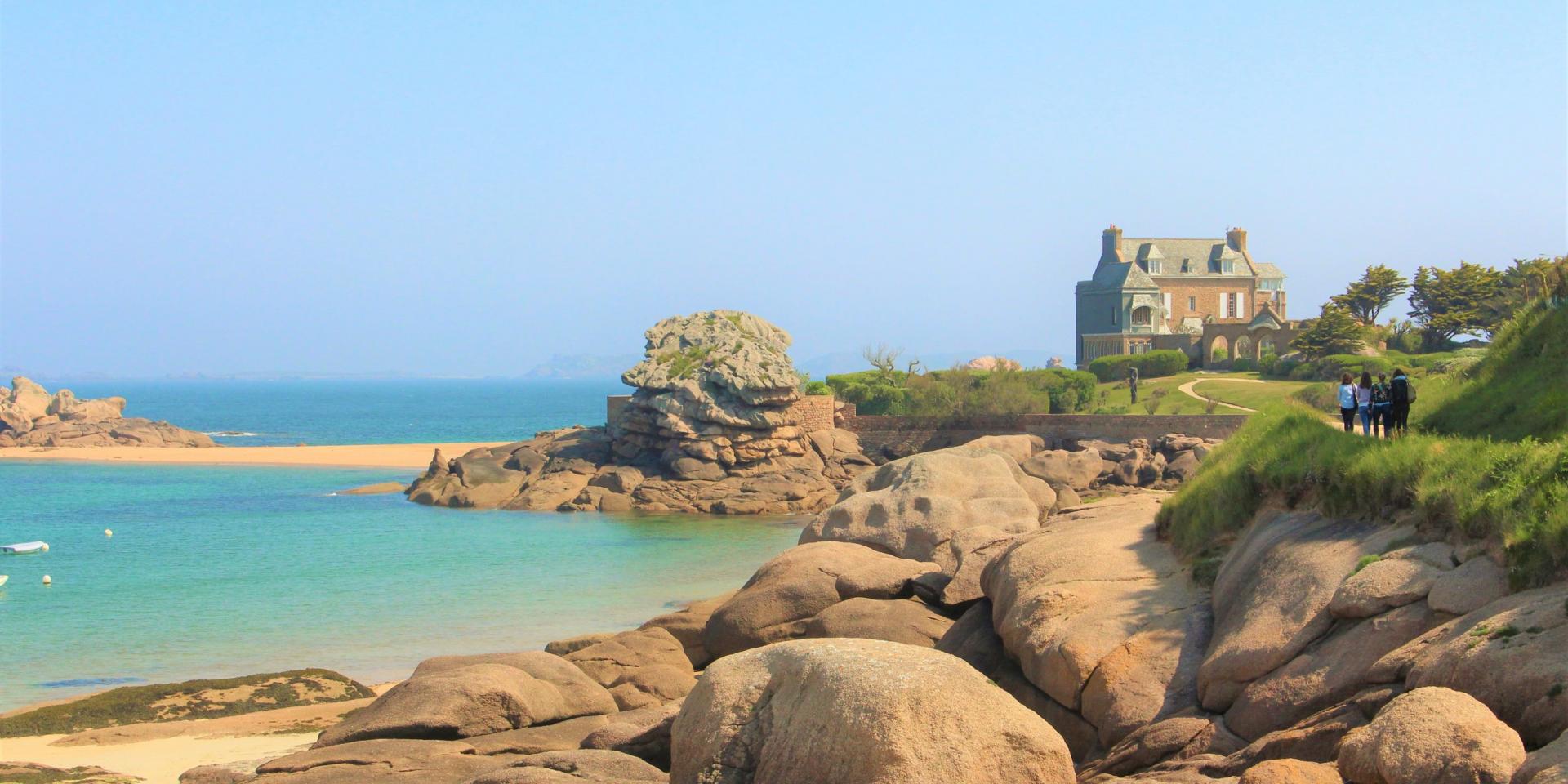 Top 10 des rochers les plus insolites | Office de Tourisme de la Côte ...