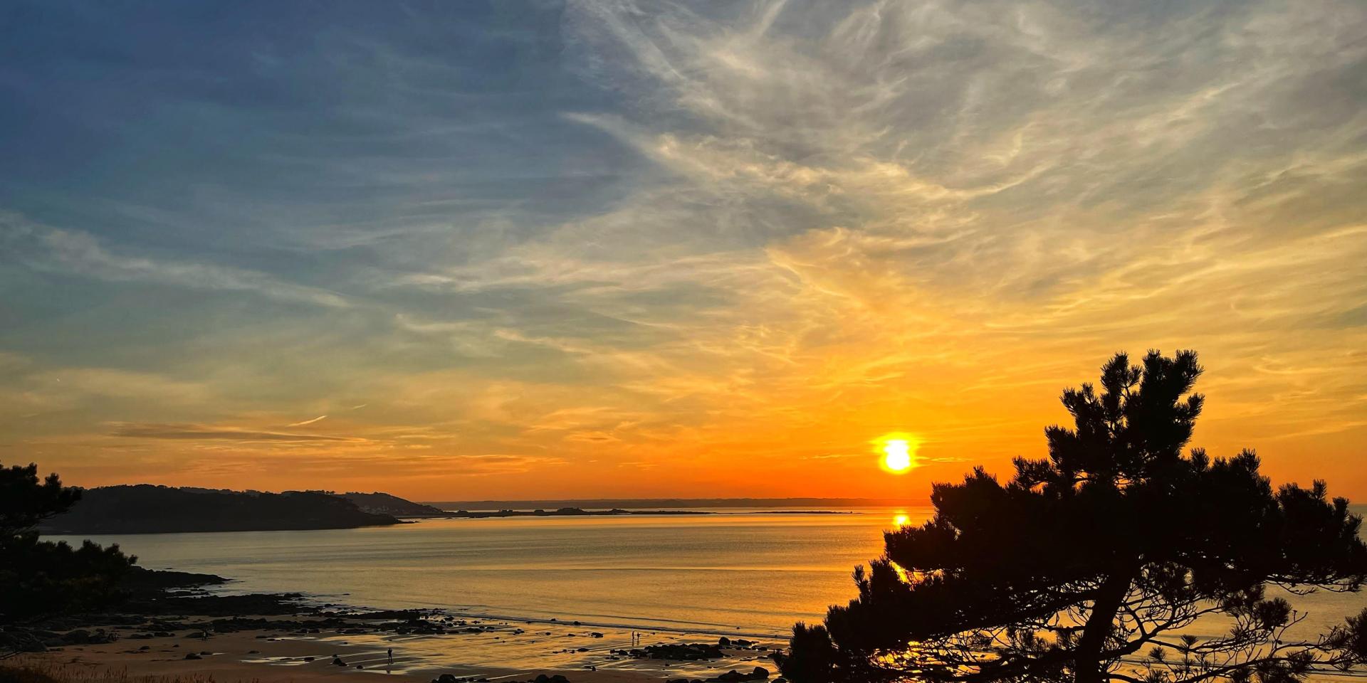 Top 10 des spots pour admirer le coucher de soleil | Office de Tourisme ...