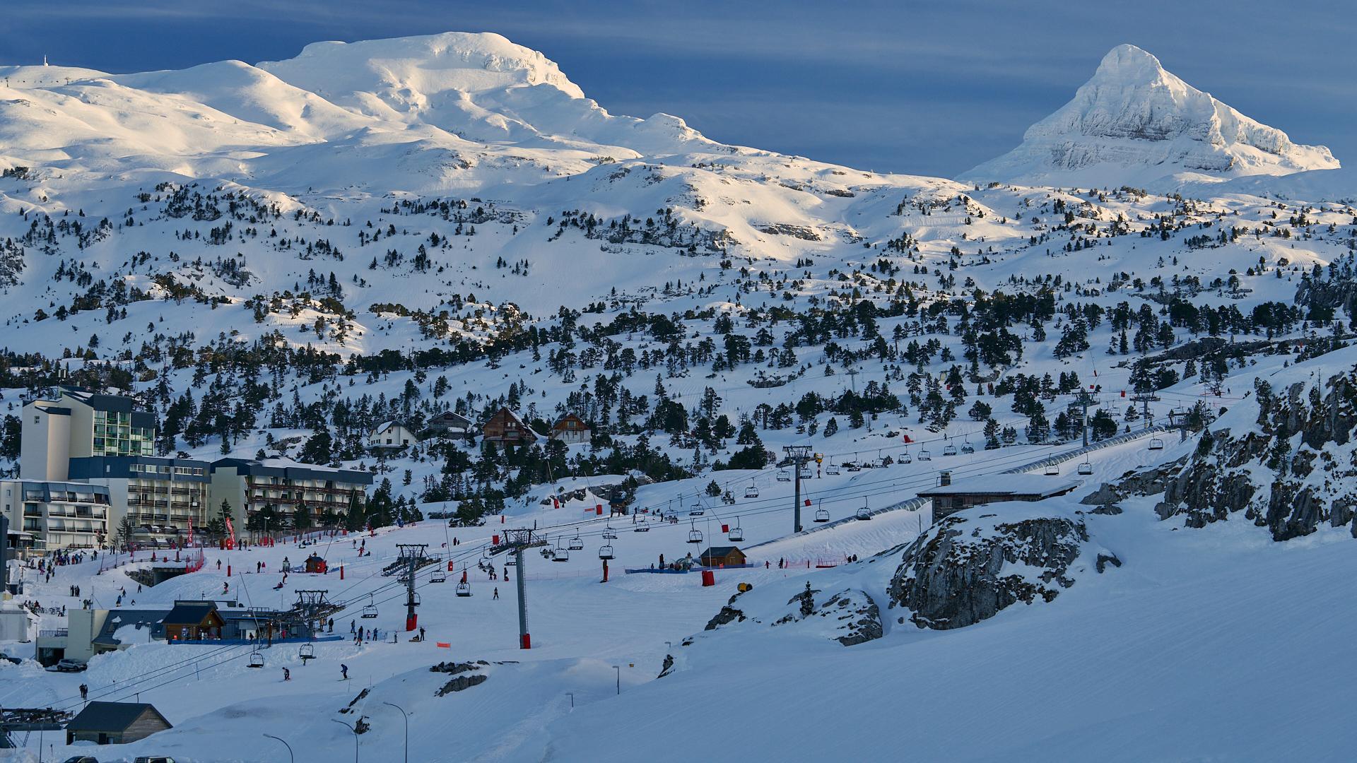 Accueil station et domaine skiable – La Pierre Saint-Martin : Forfaits ...