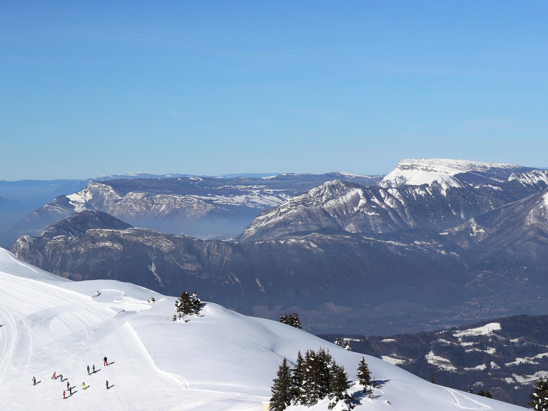 Domaine Skiable Le Collet : 27 Pistes & 35 km | Belledonne Le Domaine ...
