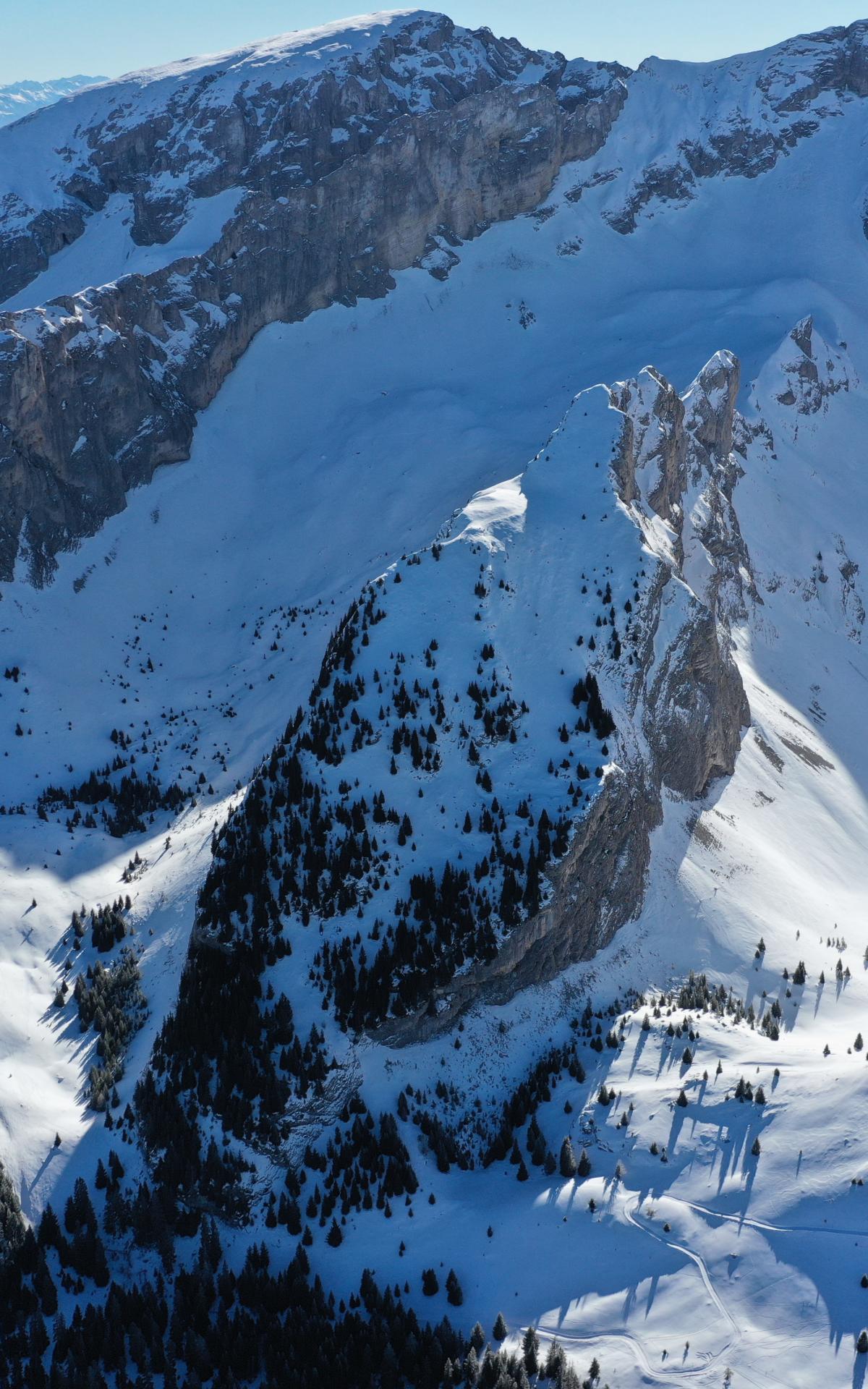 Admirer le massif du Dévoluy depuis les airs | Le Dévoluy, dans les ...