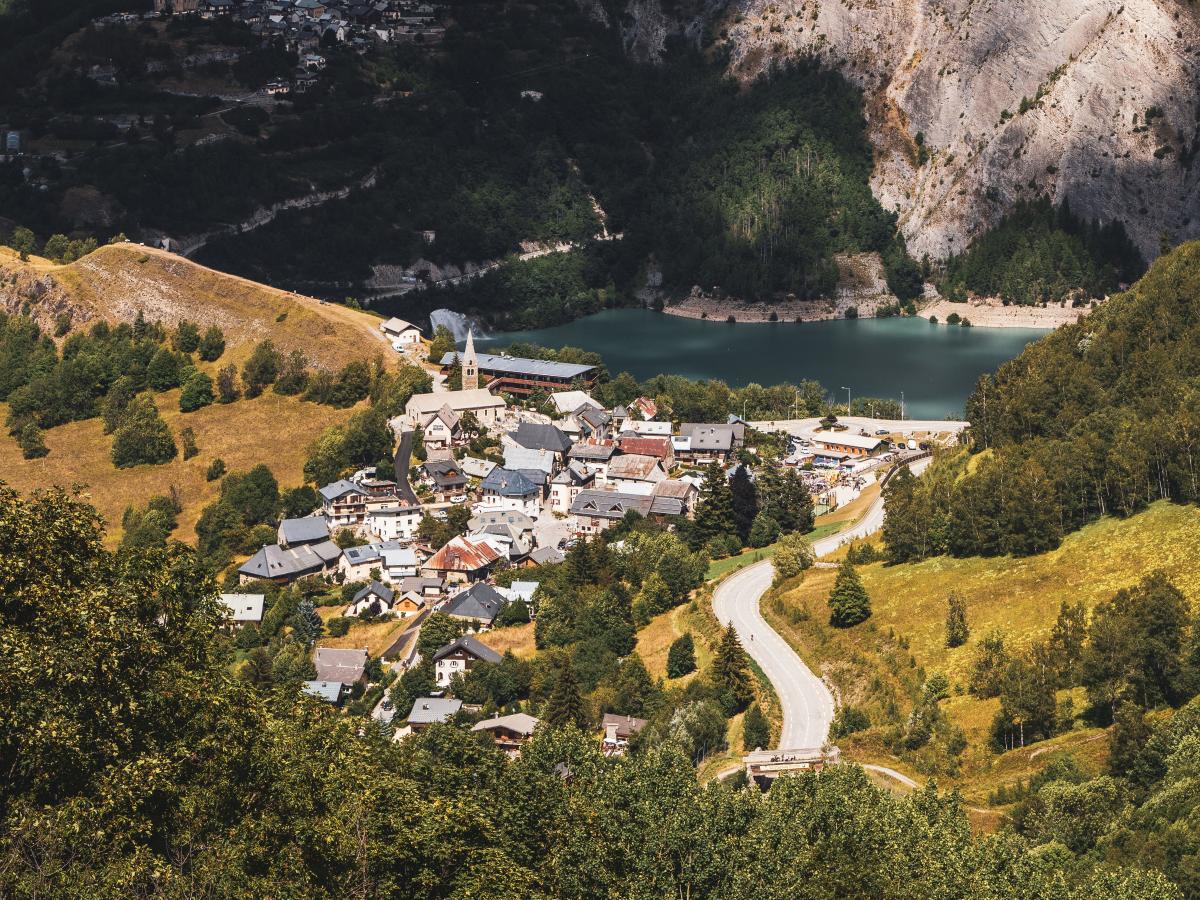 Village authentique de montagne : Venosc | Office de tourisme des 2 ...