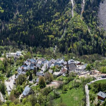 Village authentique de montagne : Venosc | Office de tourisme des 2 ...