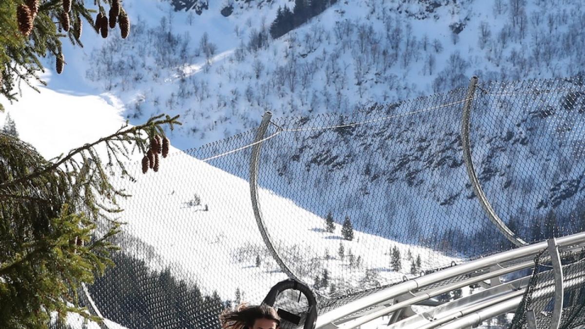 Luge d’été sur rail en Isère – Descente sur piste | Les 7 Laux