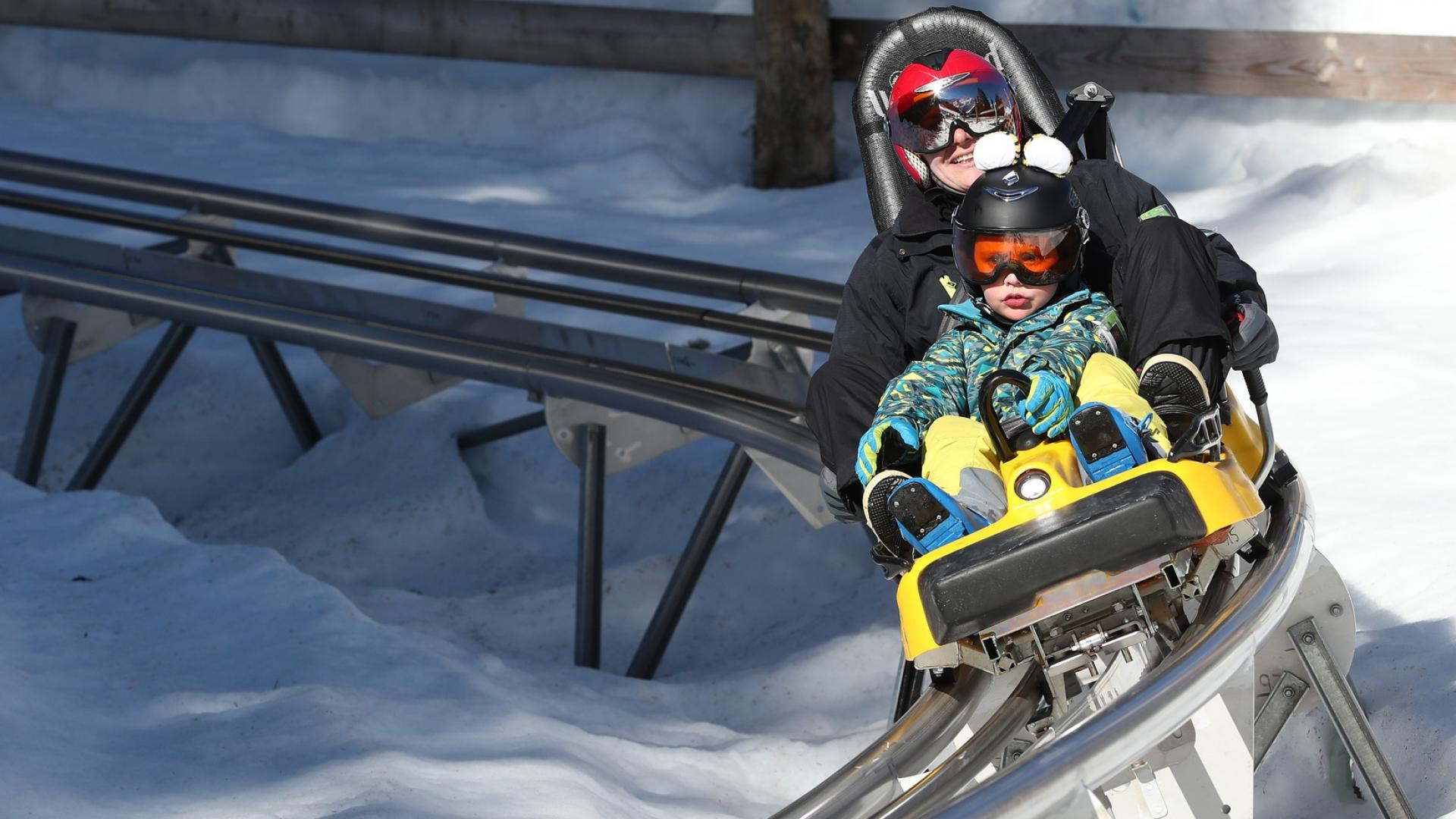 Vivre des sensations fortes avec la luge sur rail Wiz Luge | Les 7 Laux