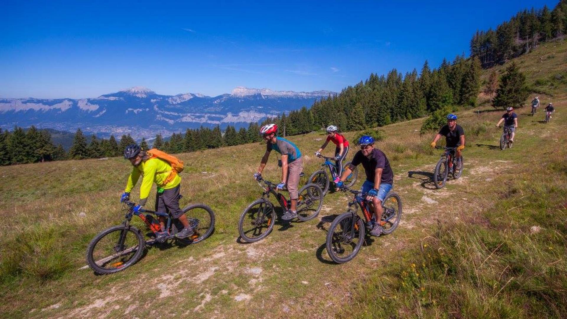 Arpenter la station sans fatigue grâce au VTT à assistance électrique ...