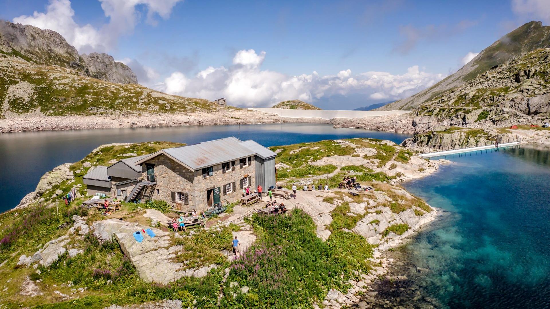 Refuges – Massif de Belledonne | Les 7 Laux