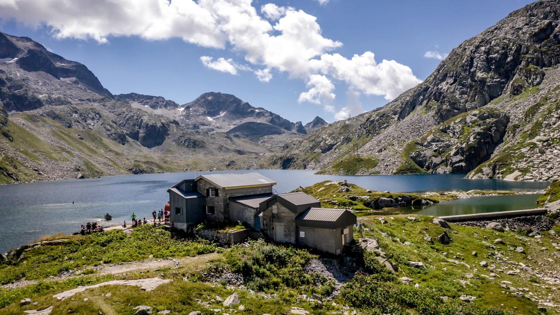 Refuges – Massif de Belledonne | Les 7 Laux