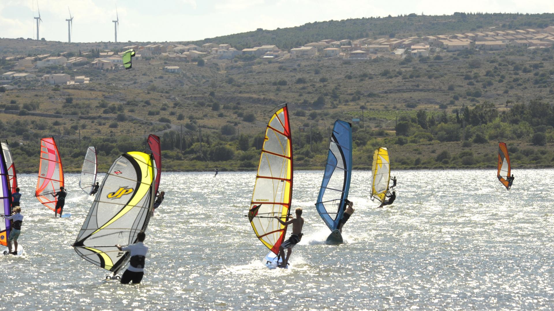 Rider en Windsurf ! | Office de Tourisme de Leucate
