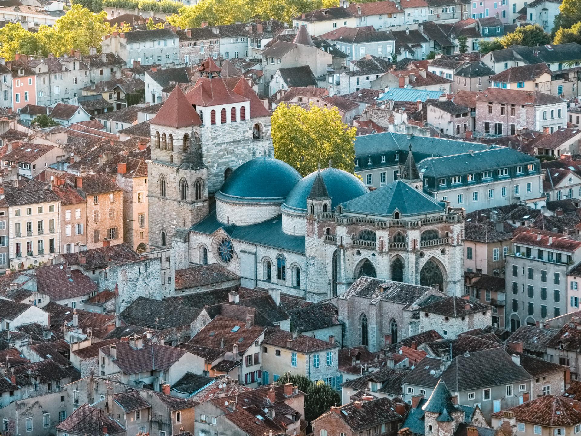 Cahors, ville d’art et d’histoire dans la vallée du Lot
