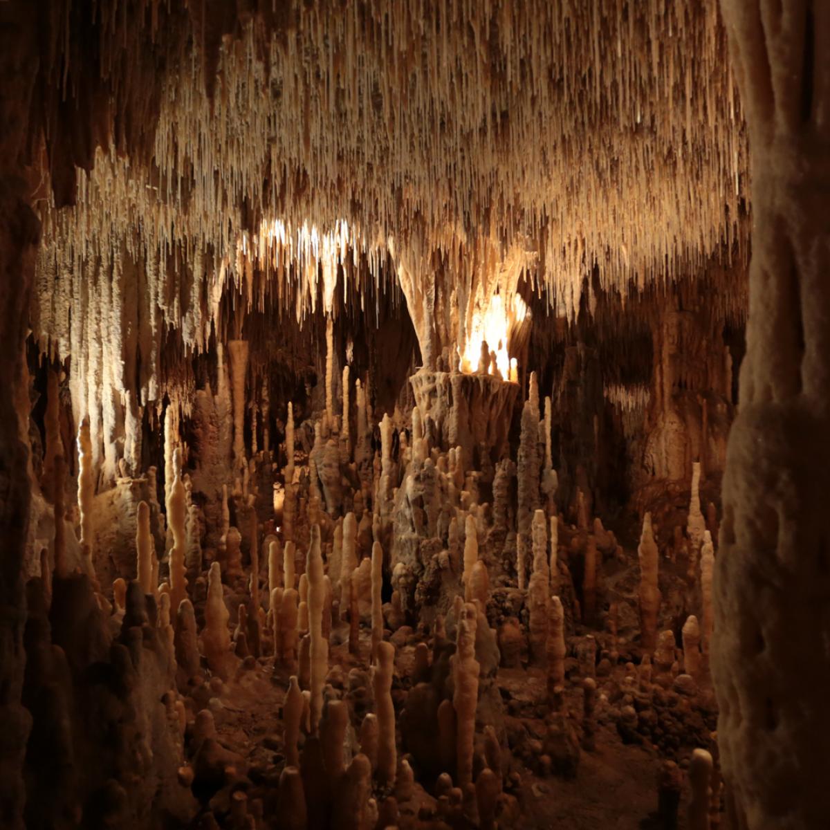 Découvrez les grottes et gouffres du Lot