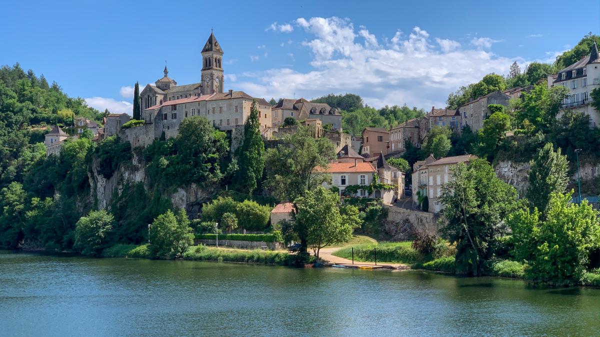 Albas entre les vignes du Cahors et la Vallée du Lot