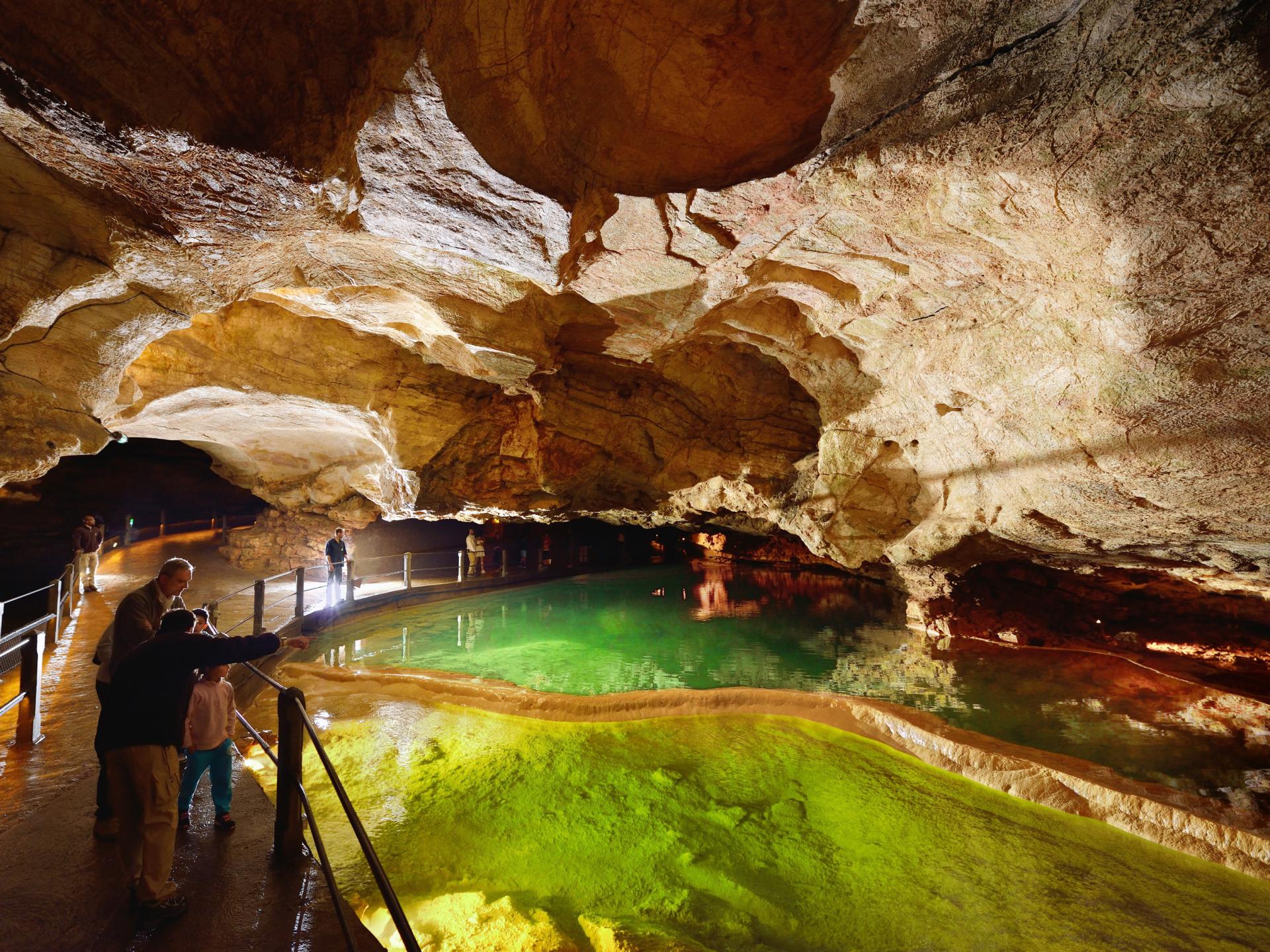 Gouffre de Padirac dans le Lot : visitez un site unique en France