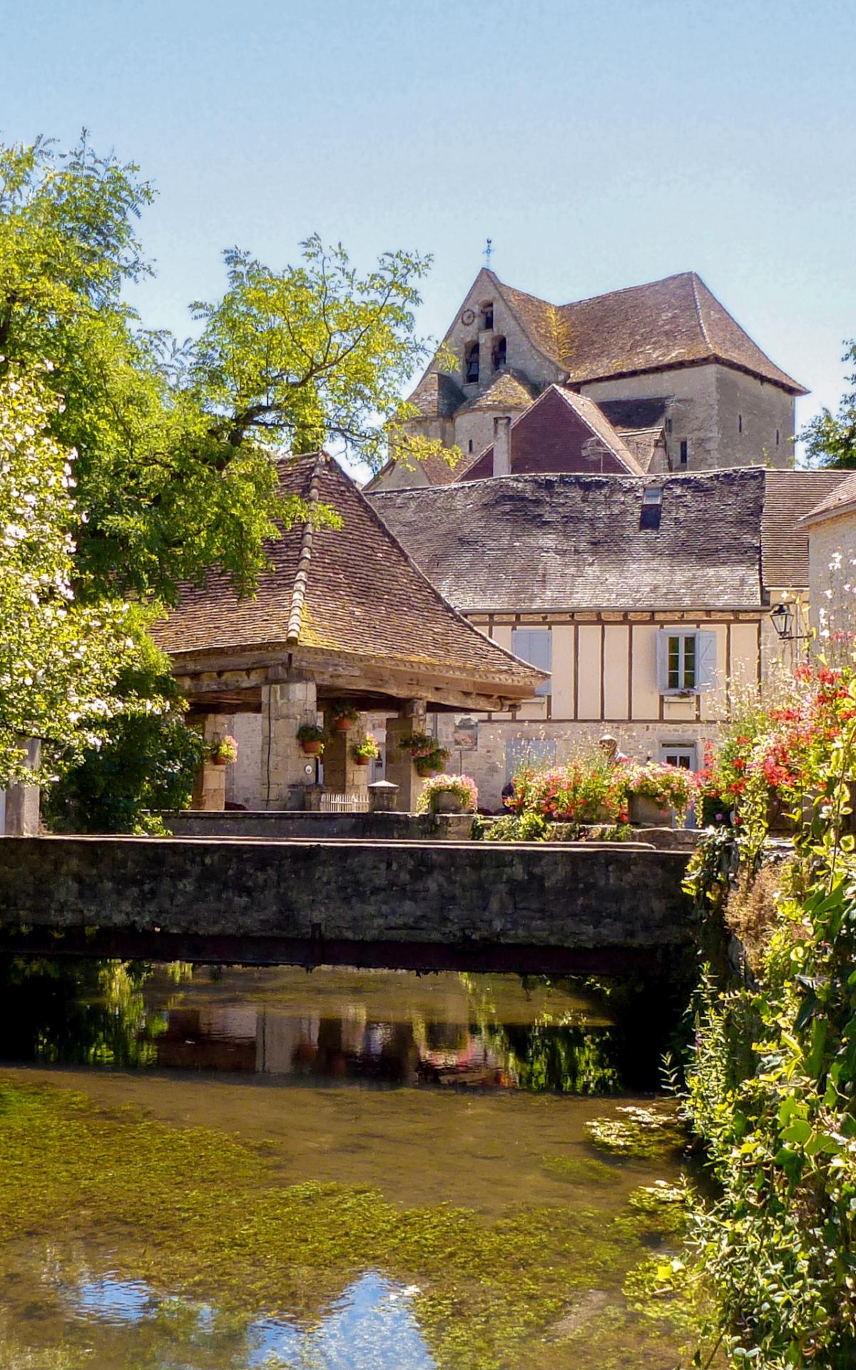 Creysse dans le Lot, village remarquable au bord de la Dordogne ...