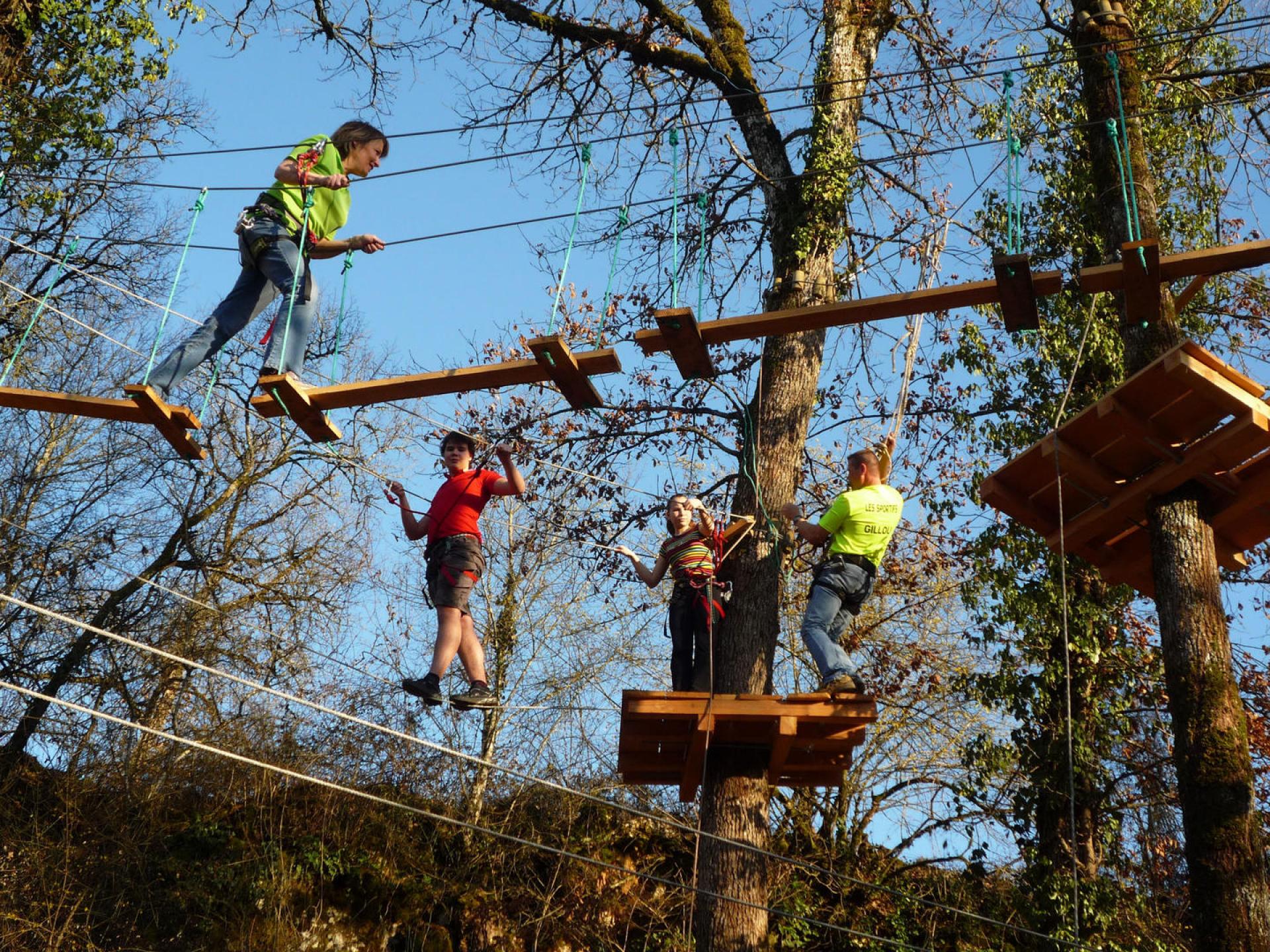 Accrobranches, tyroliennes et parcours acrobatiques dans le Lot