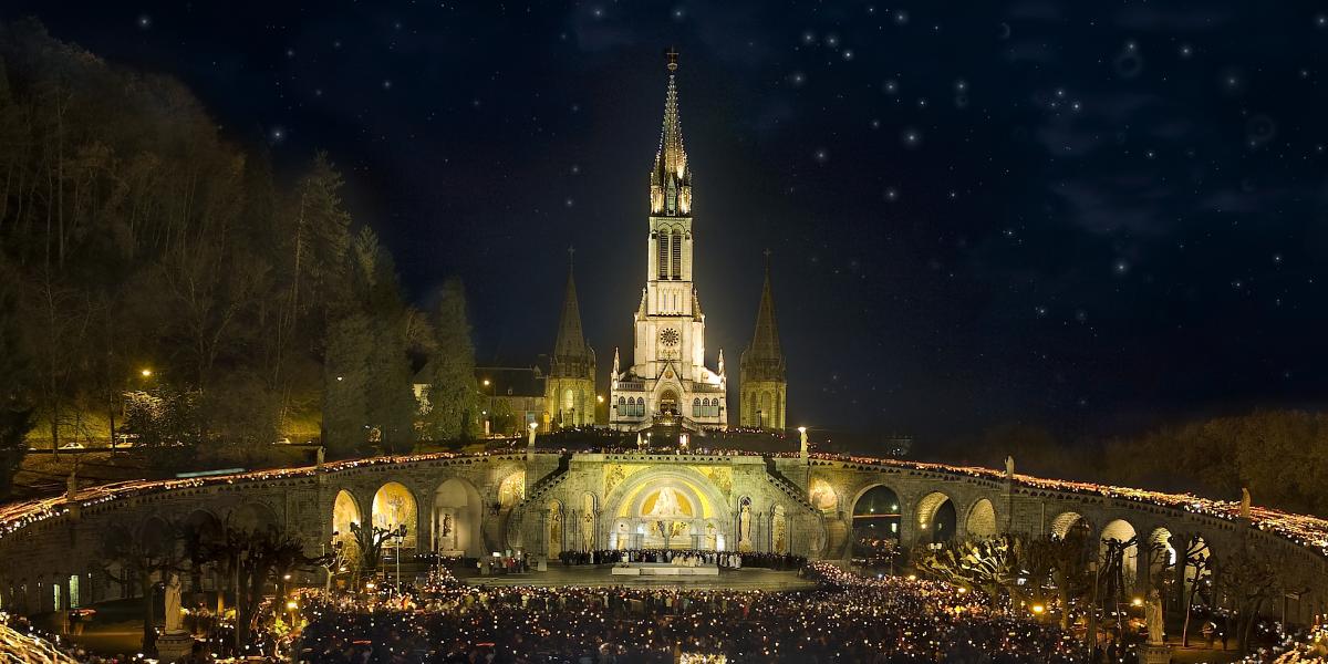 The Processions | Lourdes Tourist Office