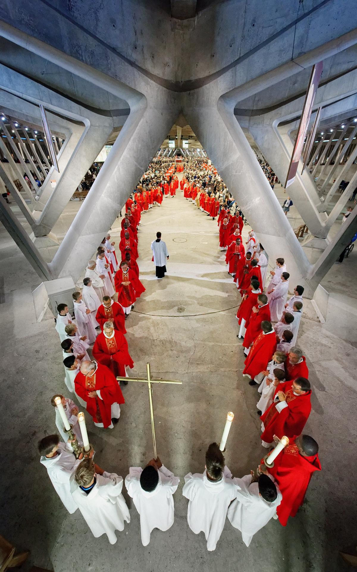 The Basilicas | Lourdes Tourist Office