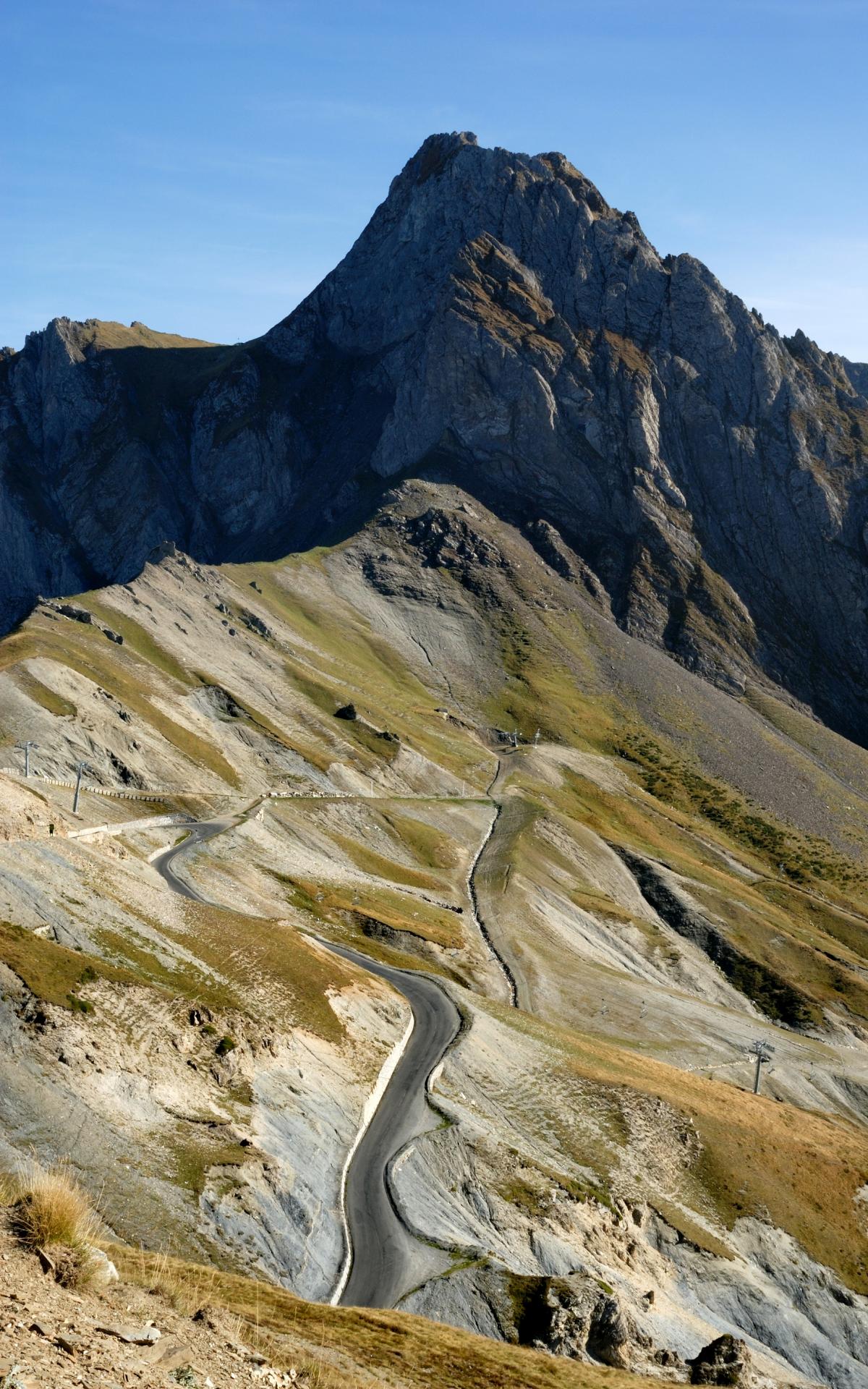 Travel on the most beautiful roads in the Pyrenees | Lourdes Tourist Office
