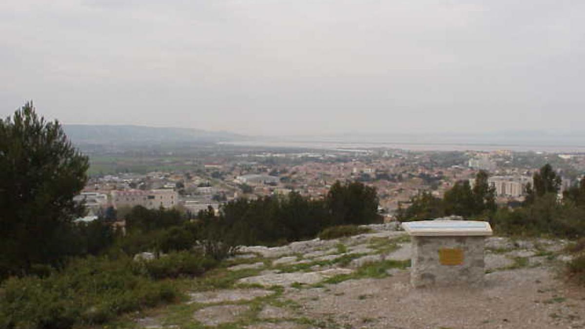 La colline | Office de Tourisme de Marignane