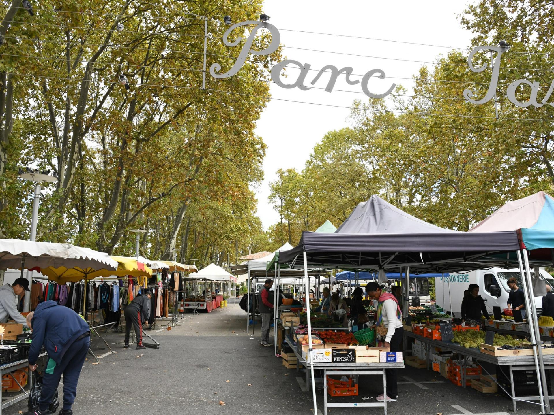 Covered and open-air markets in Montpellier | Montpellier Tourism