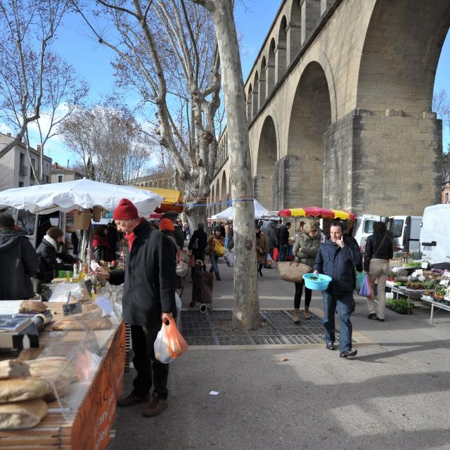 It’s market day under the Aqueduc des Arceaux | Montpellier Tourism