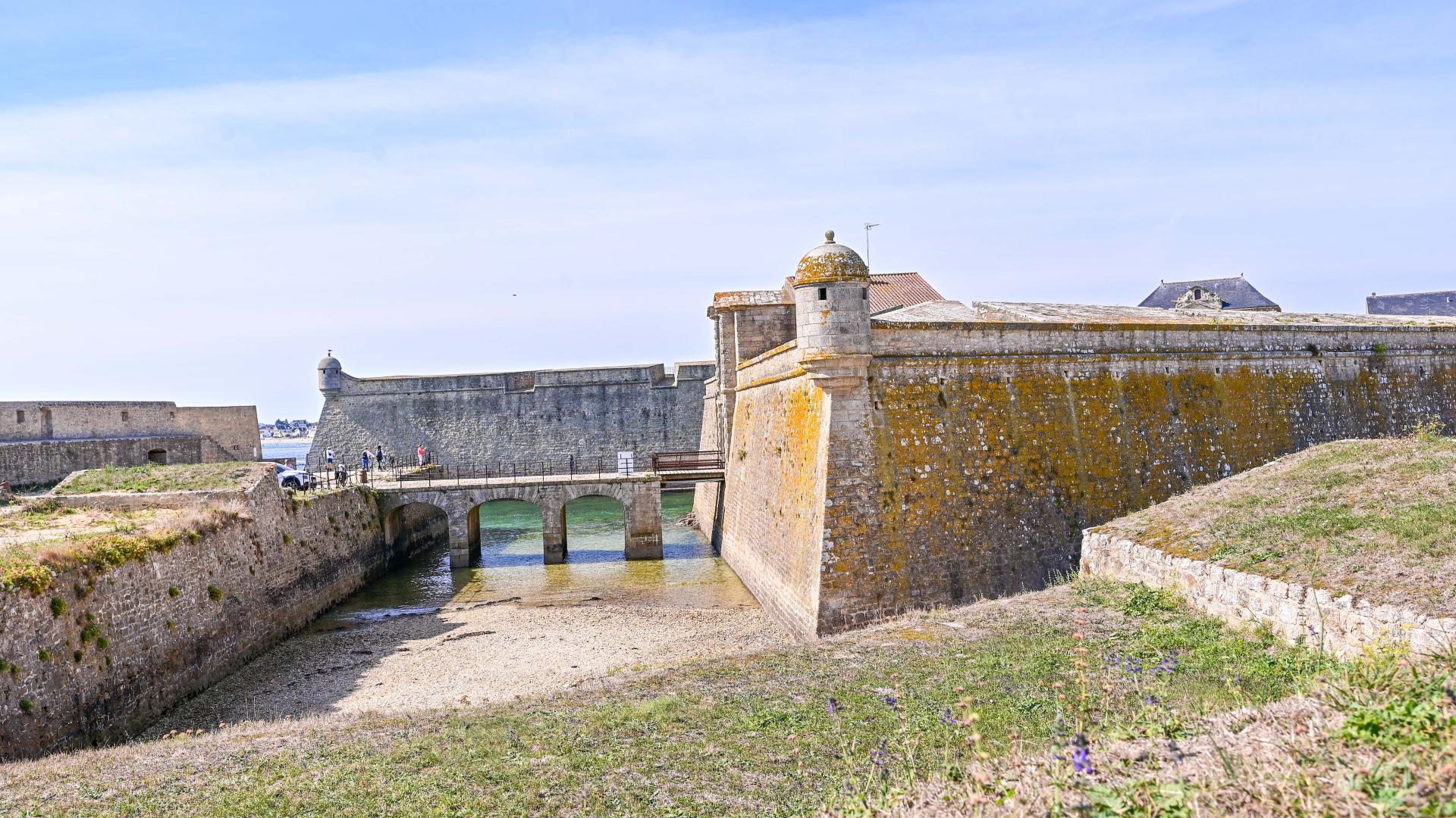 Port-Louis, découvrir sa citadelle, ses musées et ses plages | Tourisme ...