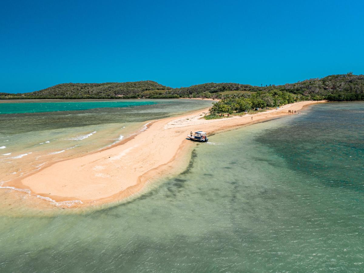 Discover New Caledonia’s Beautiful Beaches and Islets | New Caledonia ...