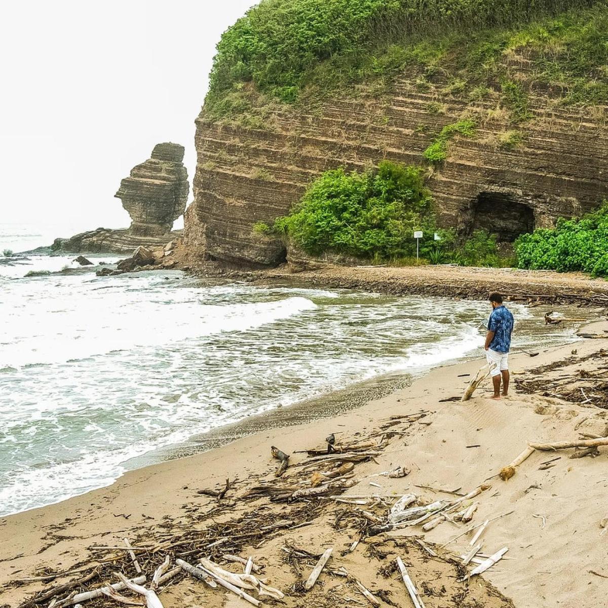 Roche Percée and Baie des Tortues in Bourail | New Caledonia Tourism ...