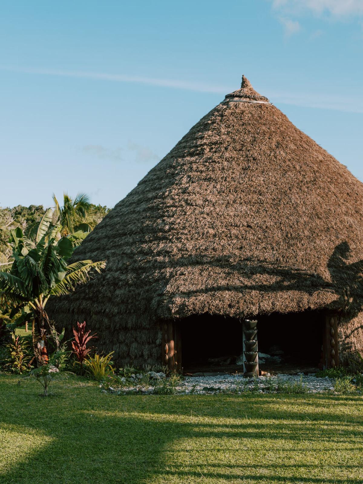 Visit the Cliffs of Jokin in Lifou | New Caledonia Tourism: The ...