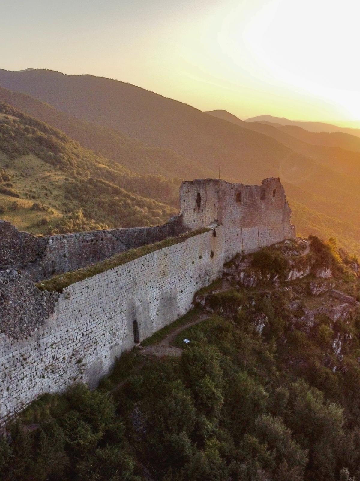 Le village fortifie de Camon | Site Officiel de l'Office de Tourisme ...