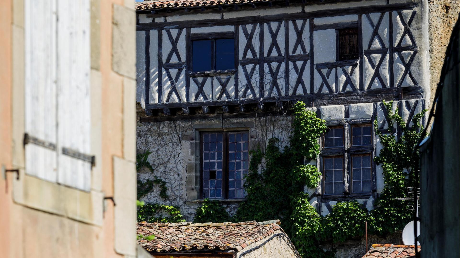 Le village fortifie de Camon | Site Officiel de l'Office de Tourisme ...