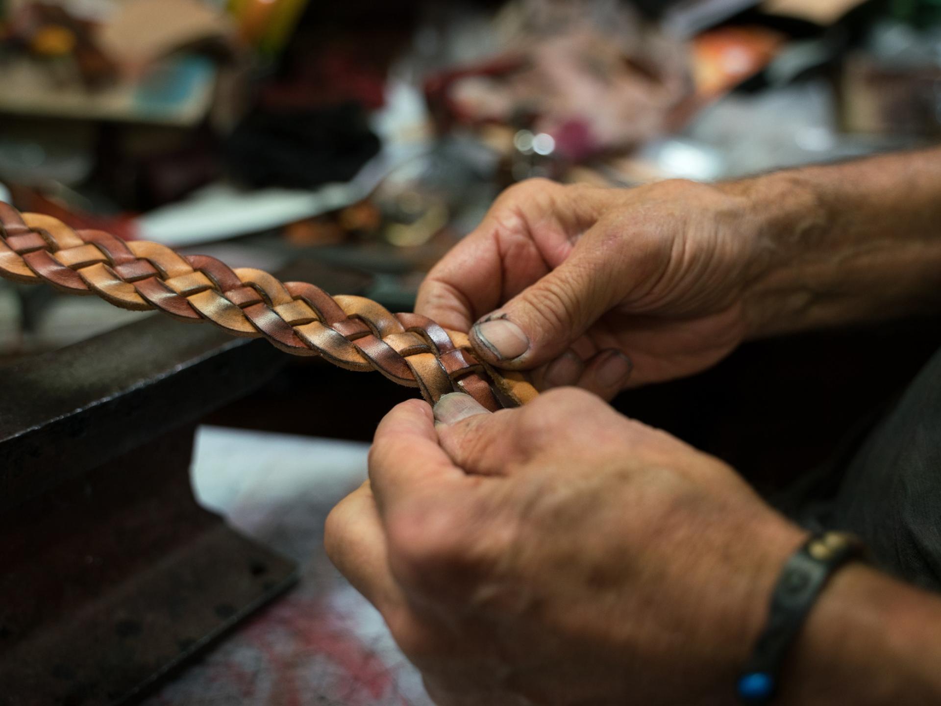 Jean-Luc Mignon – Leather creation | Rochefort-en-Terre Tourism