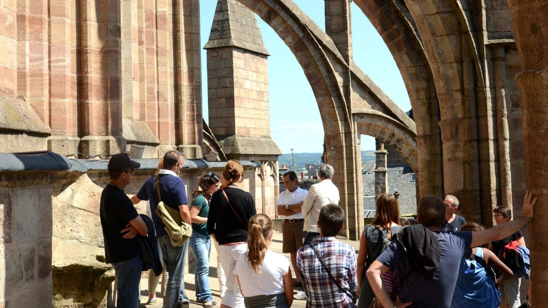 Tomar perspectiva subiendo al campanario Oficina de Turismo de Rodez ...