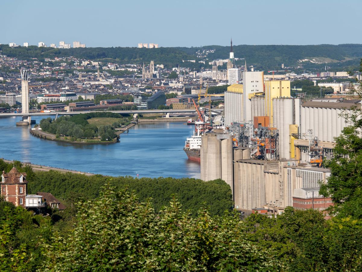 Le port industriel : la Seine moderne