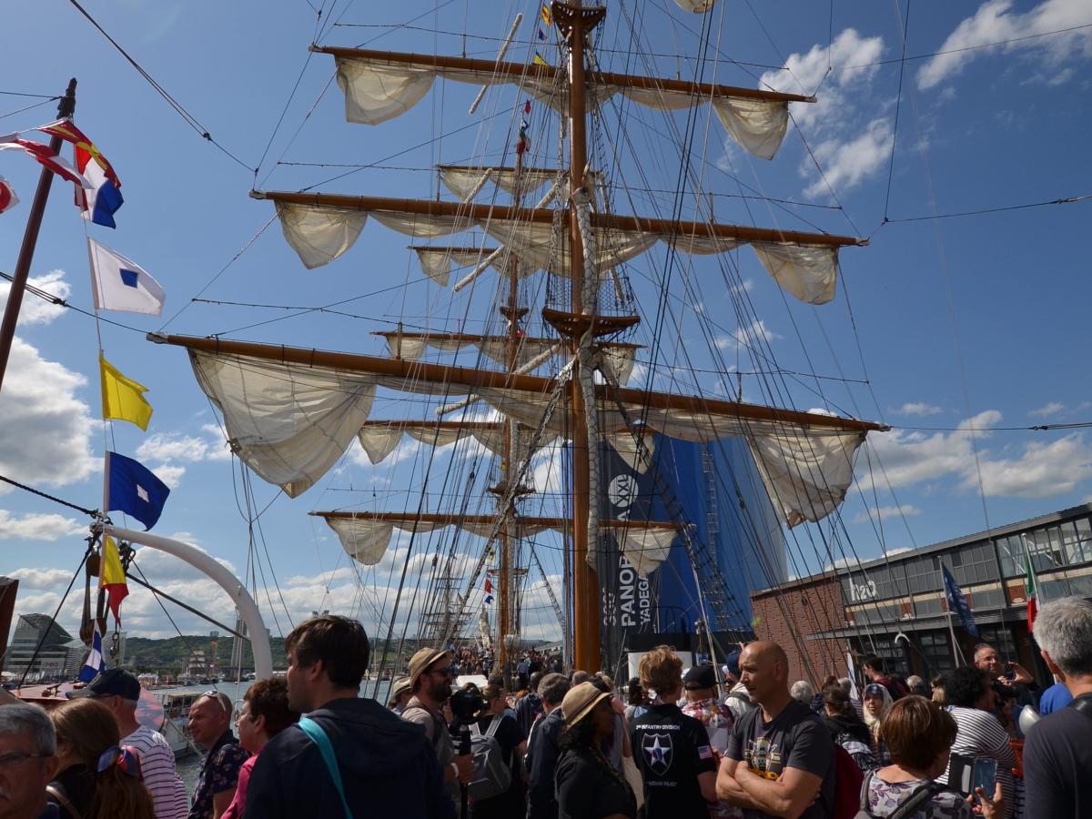 The Armada with children