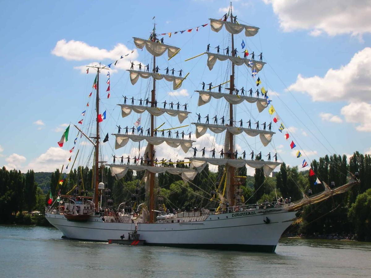 The best photo spots during the Armada