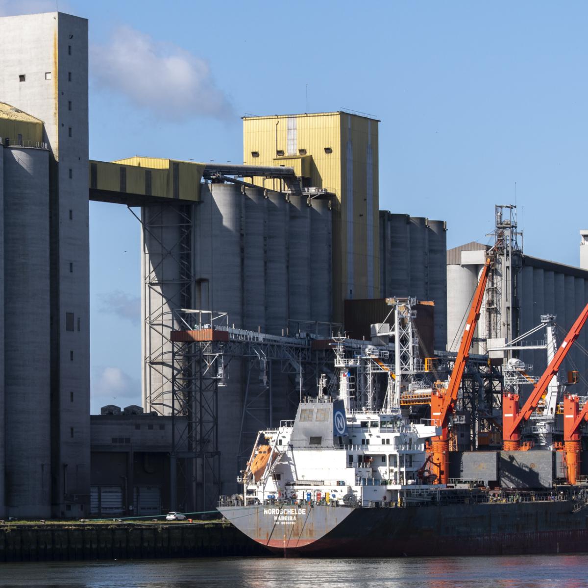 Le port industriel : la Seine moderne | Rouen Tourisme