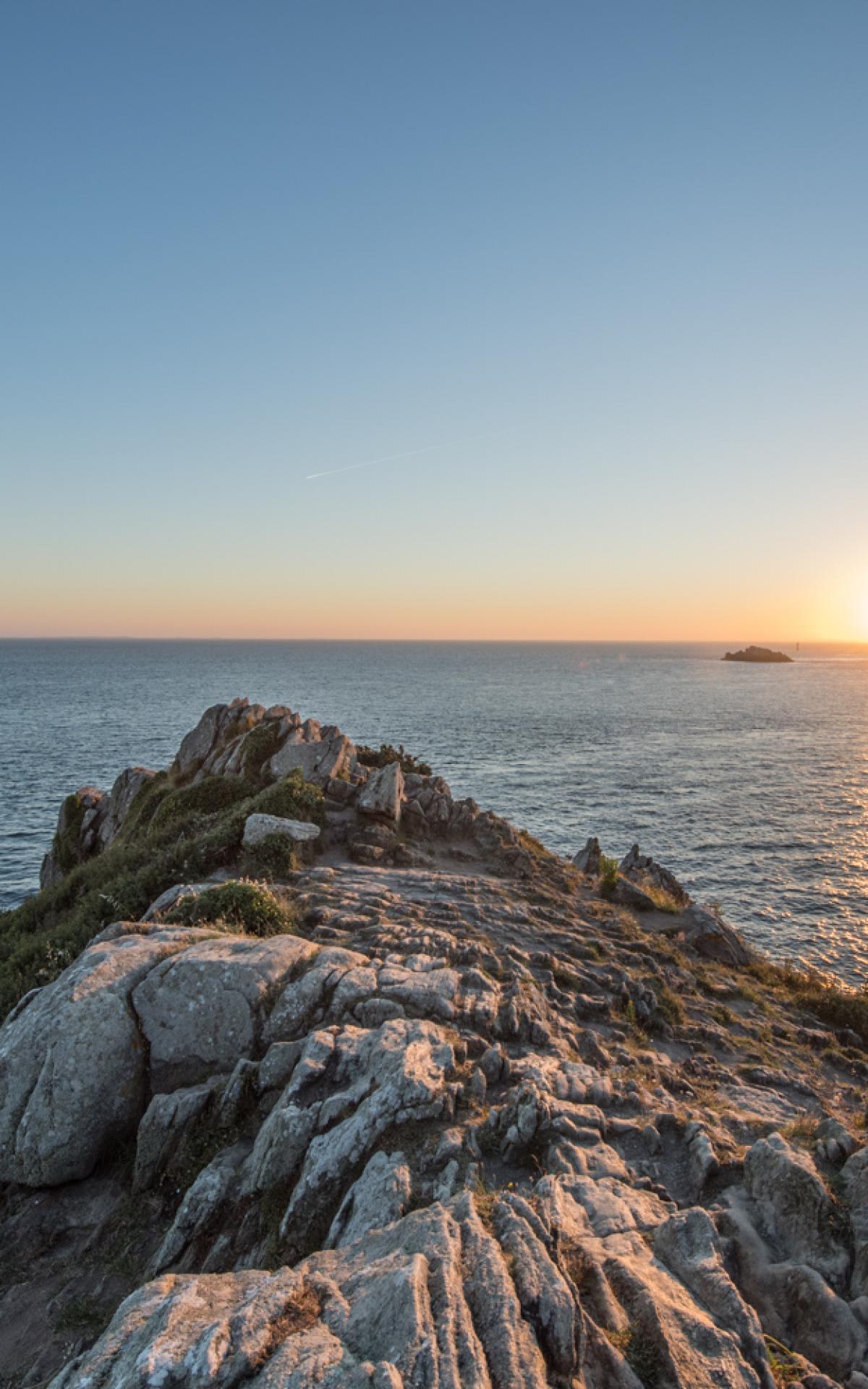 La Pointe du Grouin et son île aux oiseaux | Saint-Malo – Baie du Mont ...