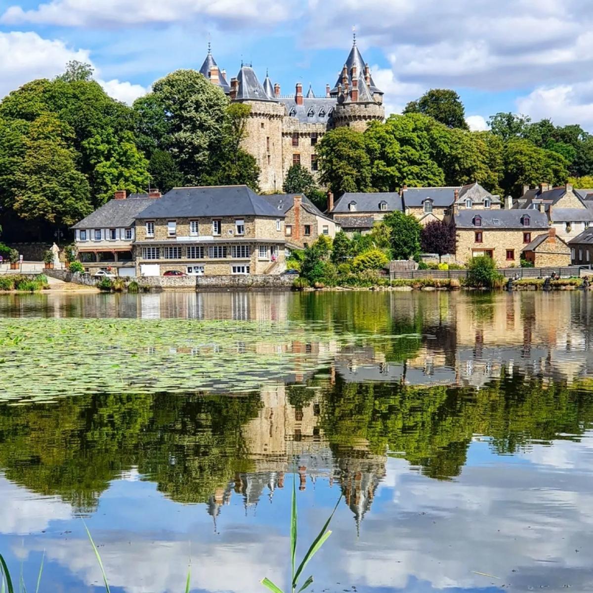 Une visite guidée à Combourg | Saint-Malo – Baie du Mont-Saint-Michel ...