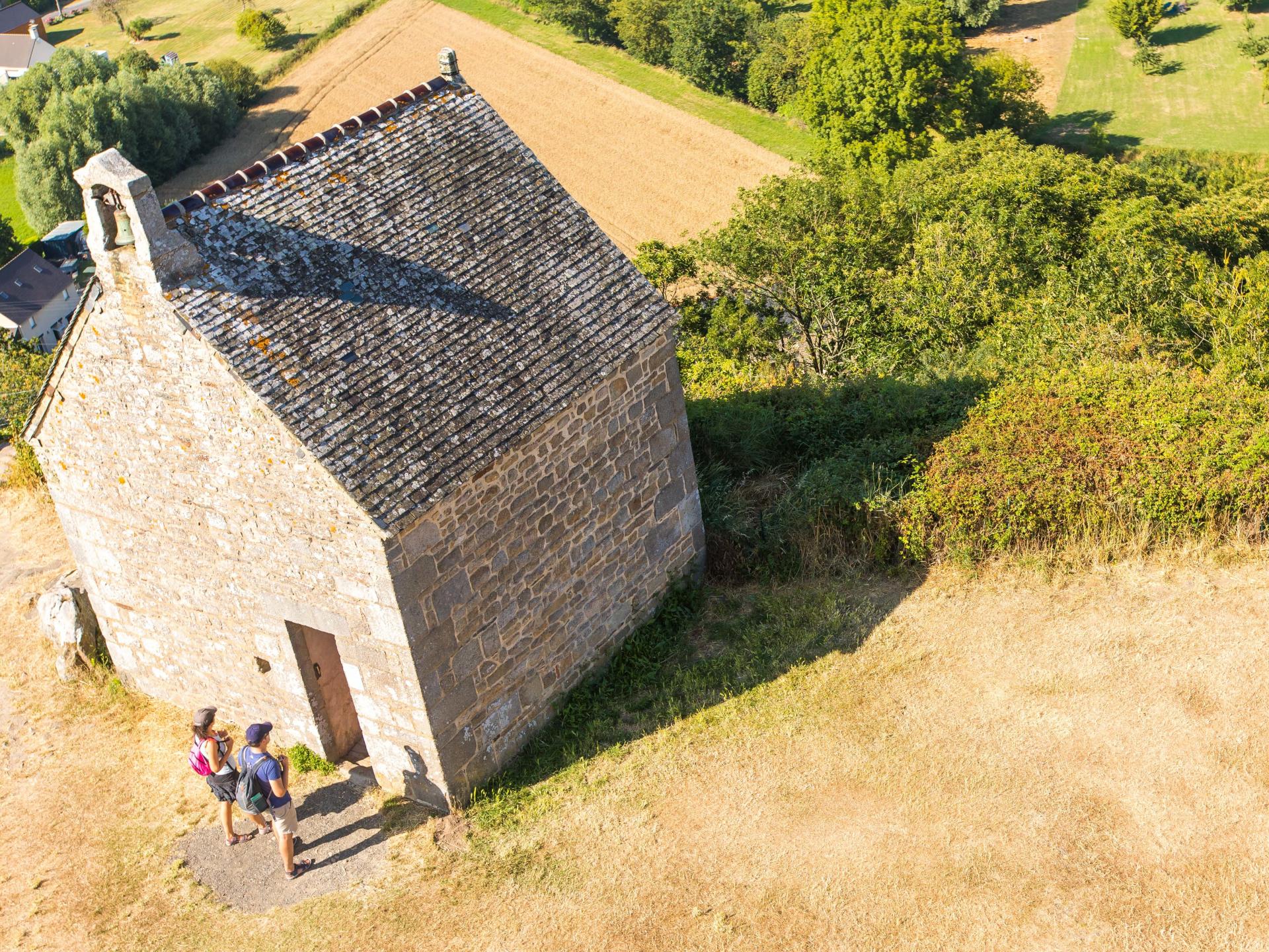 Le siège et les griffes du Diable au Mont Dol | Saint-Malo – Baie du ...