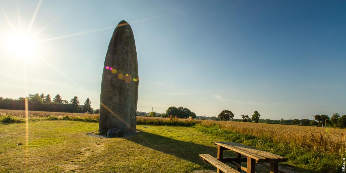 Le Menhir du Champ Dolent | Saint-Malo – Mont-Saint-Michel Bay – Tourism