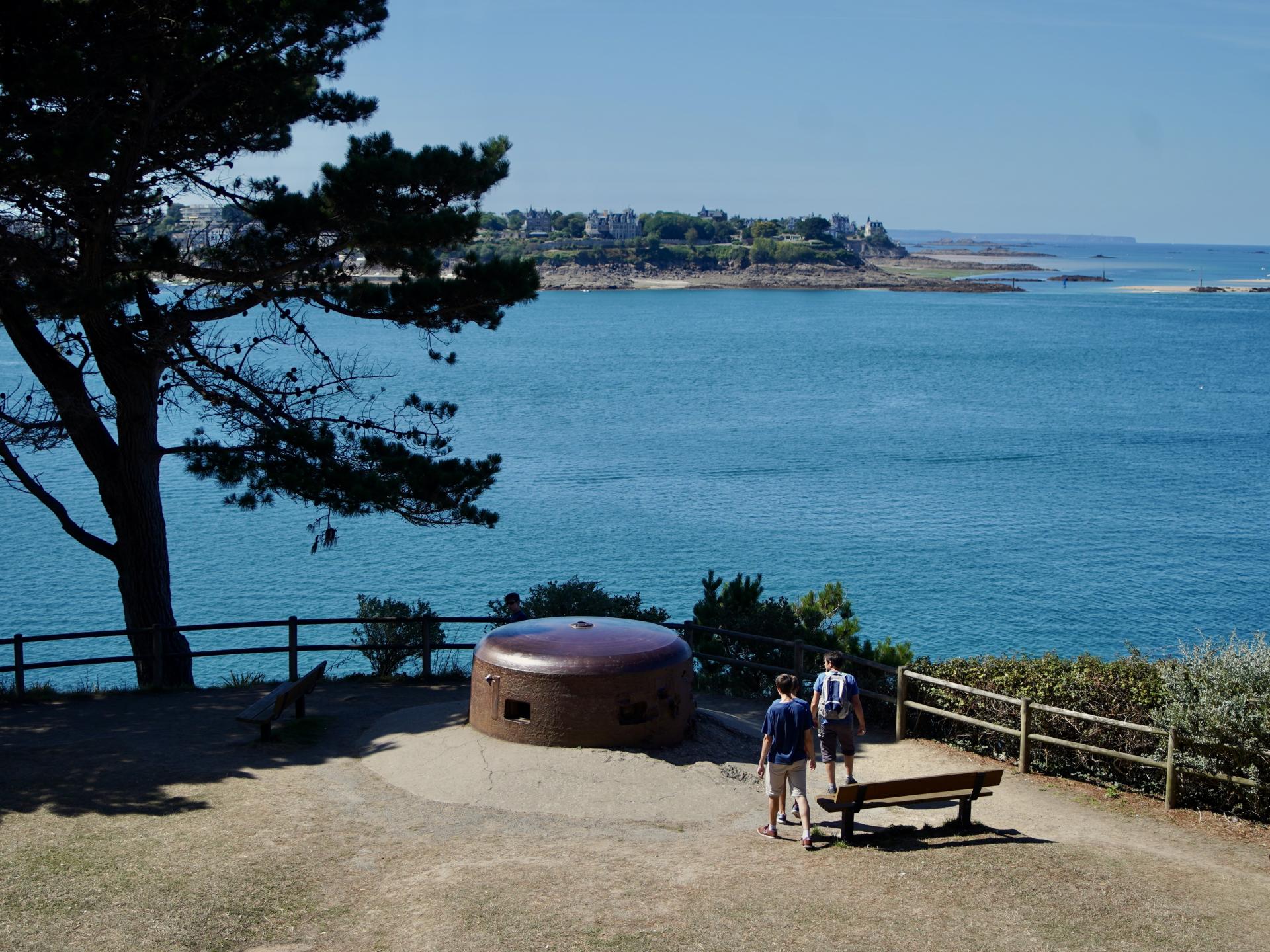 Balade-randonnée pour explorer la Cité d’Alet & le patrimoine militaire ...