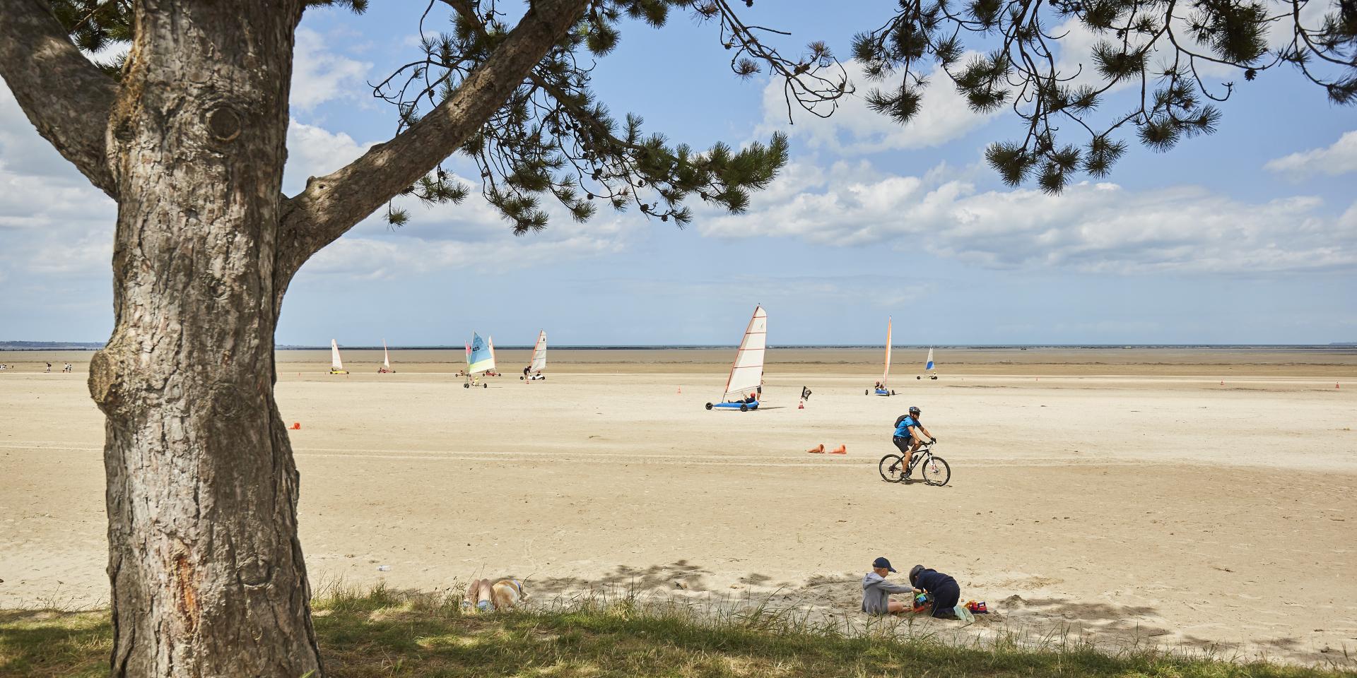 The beaches around Dol-de-Bretagne and the Bay of Mont-Saint-Michel ...