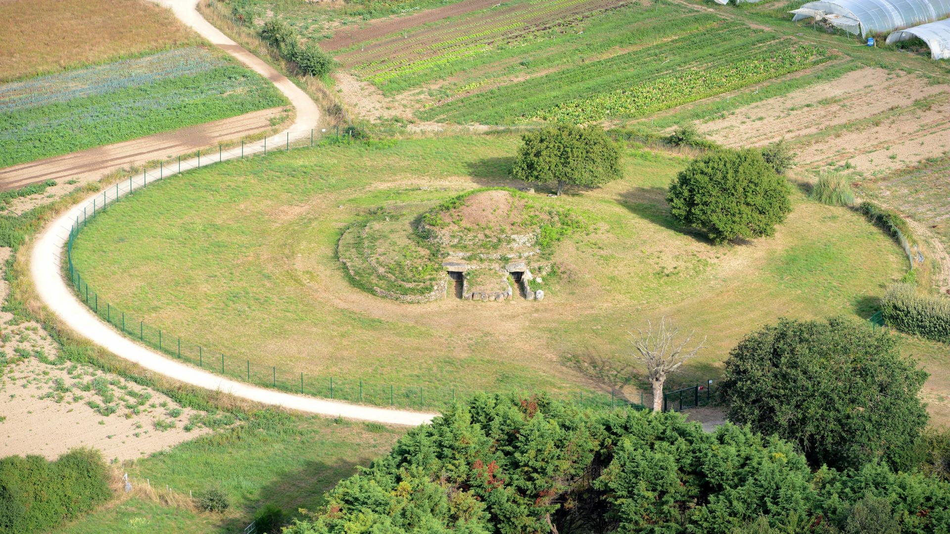 Visitez le Tumulus de Dissignac – Une visite rare hors du temps
